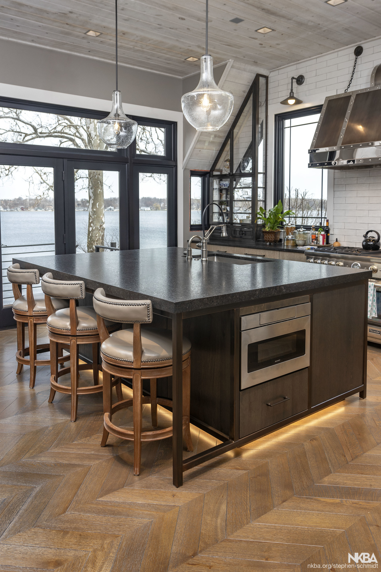 Lake House Kitchen Trends